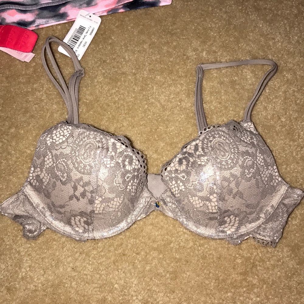 Victoria’s Secret 32a Padded Beautiful Lace Bra - Gem